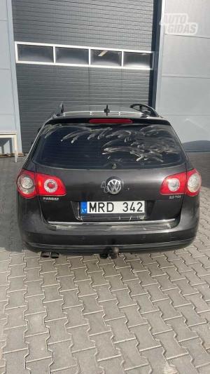 Volkswagen Passat 2006 in Vilnius, with an engine capacity of 2.00 L and mileage of 298 thousand km for 1600 €, photo 5 on AUTOMOTO.COM.LV