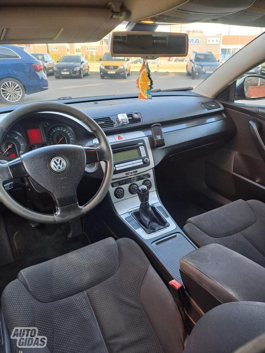 Volkswagen Passat 2006 in Klaipeda, with an engine capacity of 2.00 L and mileage of 490 thousand km for 1350 €, photo 7 on AUTOMOTO.COM.LV