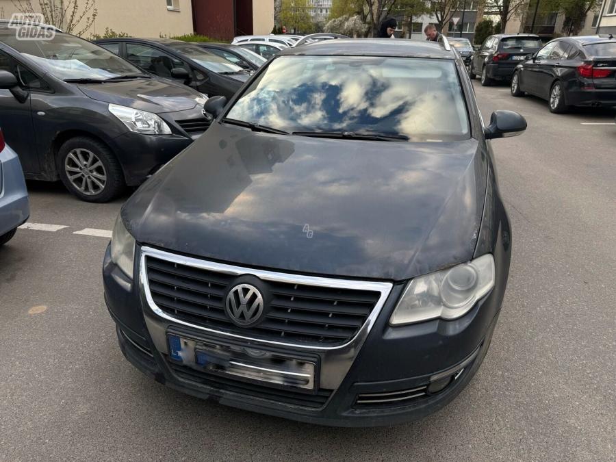 Volkswagen Passat 2006 in Vilnius, with an engine capacity of 2.00 L and mileage of 300 thousand km for 729 €, photo 3 on AUTOMOTO.COM.LV