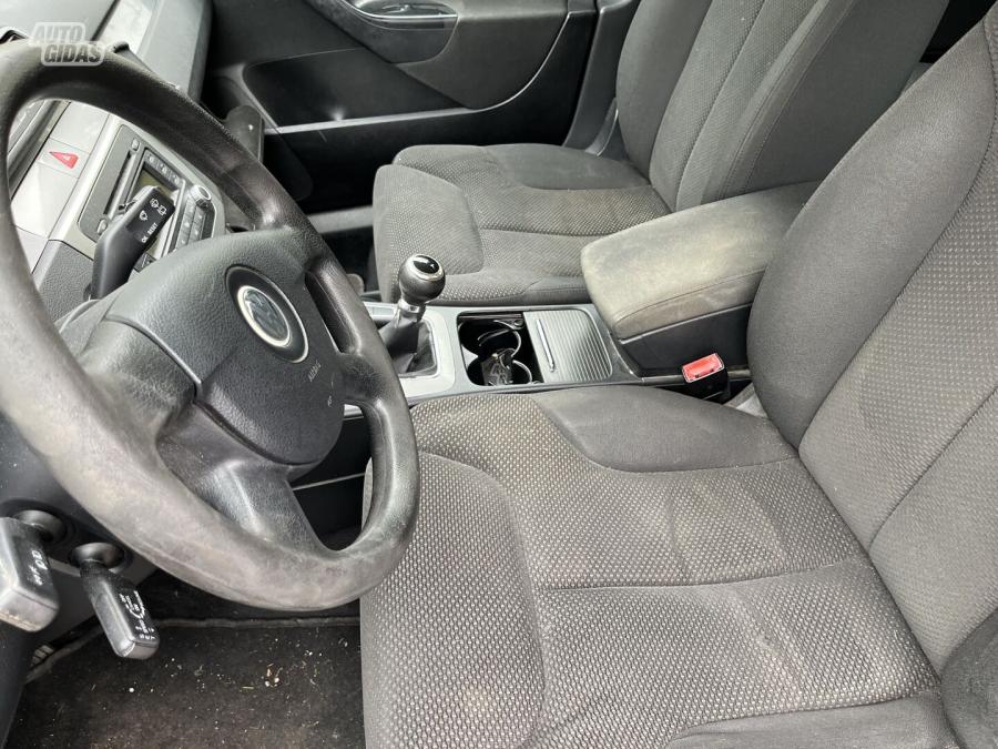 Volkswagen Passat 2006 Vilkaviškis, ar dzinēja tilpumu 1.90 L un nobraukumu 340 tūkst. km par 650 €, foto 11 vietnē AUTOMOTO.COM.LV