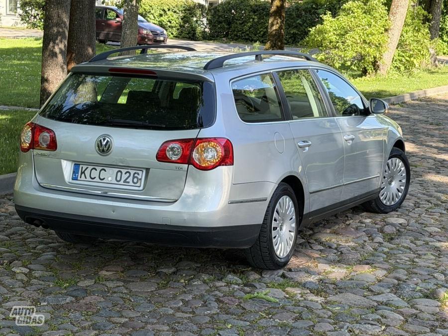 Volkswagen Passat 2006 in Kaunas, with an engine capacity of 1.90 L and mileage of 314 thousand km for 1699 €, photo 12 on AUTOMOTO.COM.LV