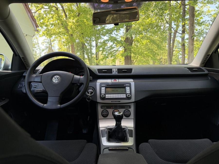 Volkswagen Passat 2006 in Kaunas, with an engine capacity of 1.90 L and mileage of 314 thousand km for 1699 €, photo 20 on AUTOMOTO.COM.LV