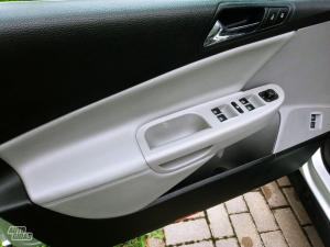 Volkswagen Passat 2006 in Druskininkai, with an engine capacity of 2.00 L and mileage of 345 thousand km for 2999 €, photo 7 on AUTOMOTO.COM.LV