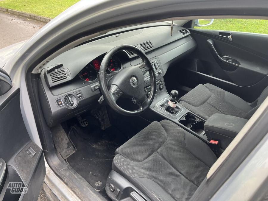 Volkswagen Passat 2006 in Raseiniai, with an engine capacity of 2.00 L and mileage of 346 thousand km for 990 €, photo 12 on AUTOMOTO.COM.LV