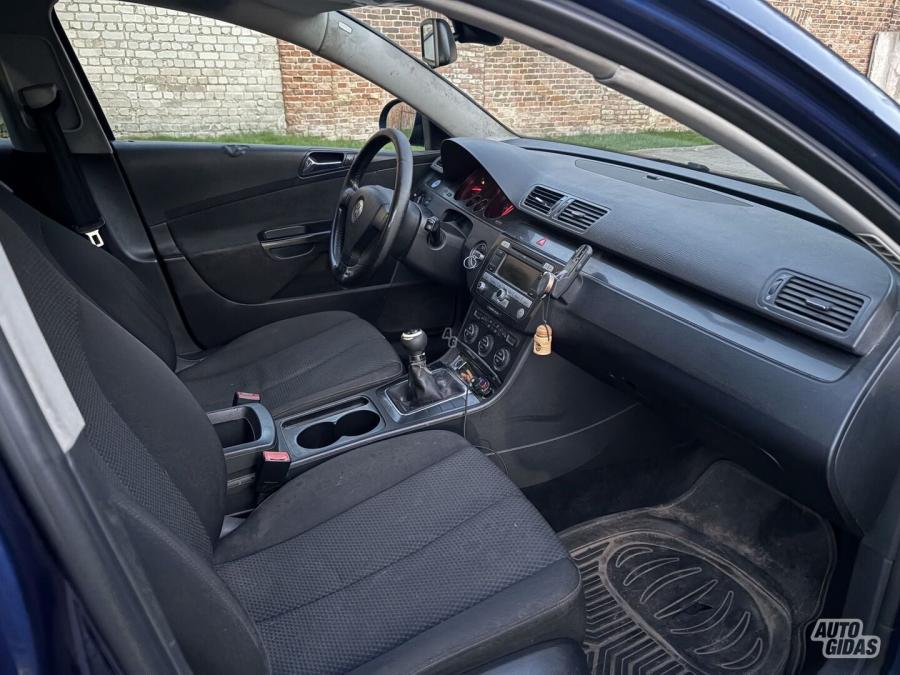 Volkswagen Passat 2006 in Vilnius, with an engine capacity of 2.00 L and mileage of 420 thousand km for 950 €, photo 16 on AUTOMOTO.COM.LV