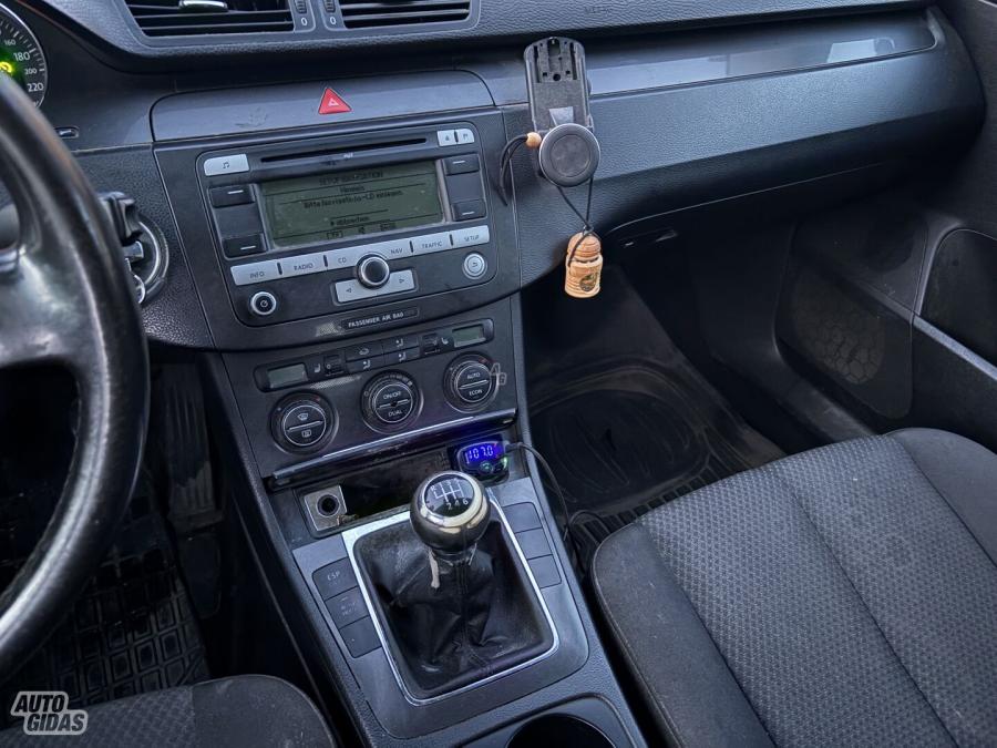 Volkswagen Passat 2006 in Vilnius, with an engine capacity of 2.00 L and mileage of 420 thousand km for 950 €, photo 19 on AUTOMOTO.COM.LV