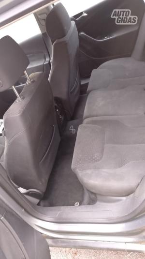 Volkswagen Passat 2006 in Kaunas, with an engine capacity of 2.00 L and mileage of 421 thousand km for 800 €, photo 11 on AUTOMOTO.COM.LV