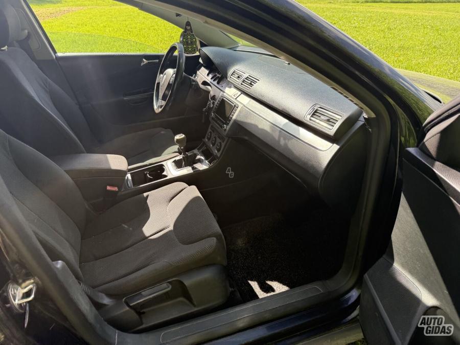 Volkswagen Passat 2007 in Vilnius, with an engine capacity of 1.90 L and mileage of 360 thousand km for 750 €, photo 8 on AUTOMOTO.COM.LV