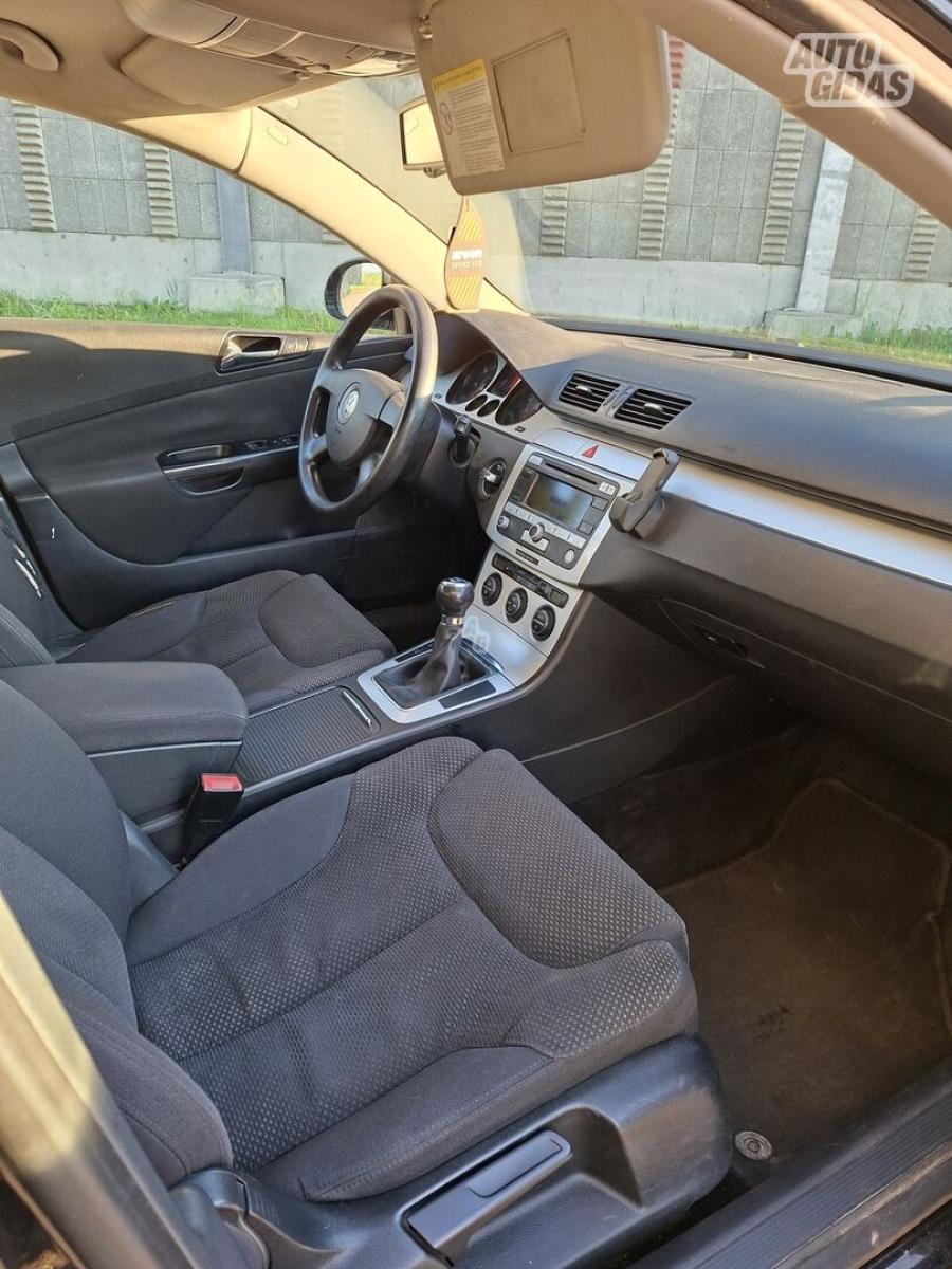Volkswagen Passat 2007 in Radviliskis, with an engine capacity of 2.00 L and mileage of 255 thousand km for 1200 €, photo 9 on AUTOMOTO.COM.LV