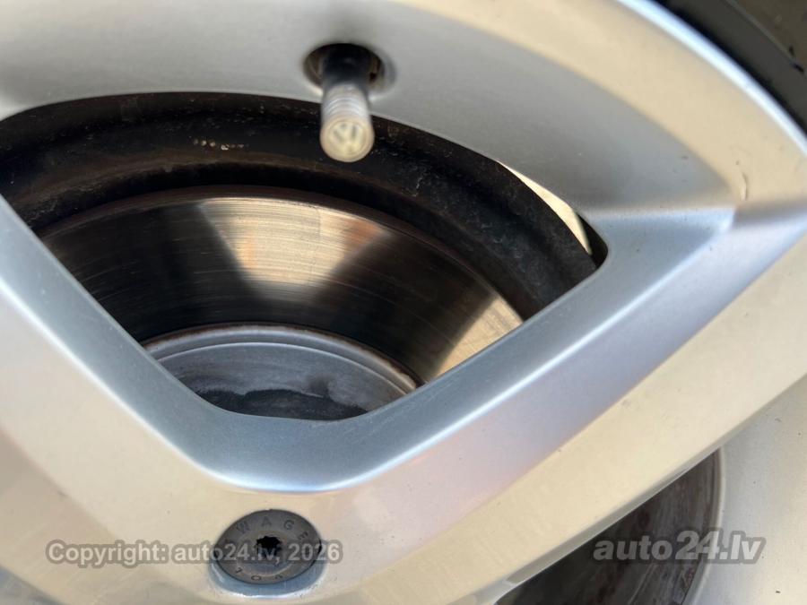 Volkswagen Passat 2007 Paide, ar dzinēja tilpumu 2.00 L un nobraukumu 341 tūkst. km par 2350 €, foto 10 vietnē AUTOMOTO.COM.LV