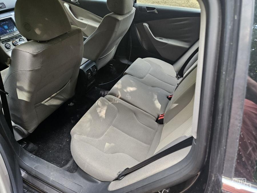 Volkswagen Passat 2007 in Prienai, with an engine capacity of 2.00 L and mileage of 312 thousand km for 1000 €, photo 8 on AUTOMOTO.COM.LV