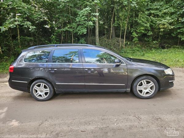 Volkswagen Passat 2007 in Prienai, with an engine capacity of 2.00 L and mileage of 312 thousand km for 1000 €, photo 10 on AUTOMOTO.COM.LV