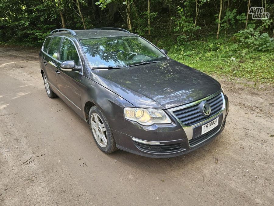 Volkswagen Passat 2007 in Prienai, with an engine capacity of 2.00 L and mileage of 312 thousand km for 1000 €, photo 12 on AUTOMOTO.COM.LV