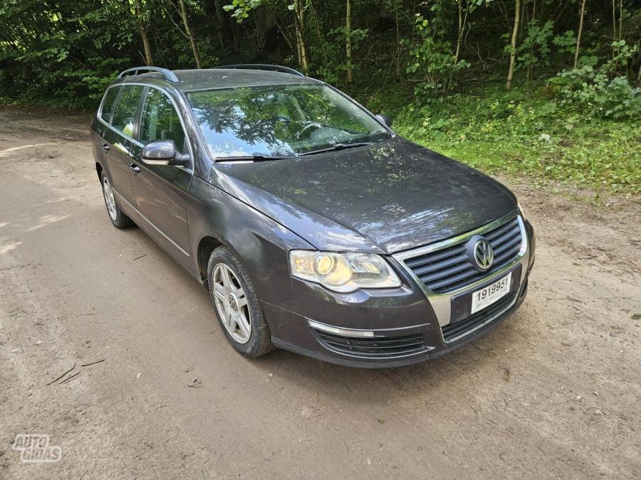 Volkswagen Passat 2007 in Prienai, with an engine capacity of 2.00 L and mileage of 300 thousand km for 1000 €, photo 12 on AUTOMOTO.COM.LV