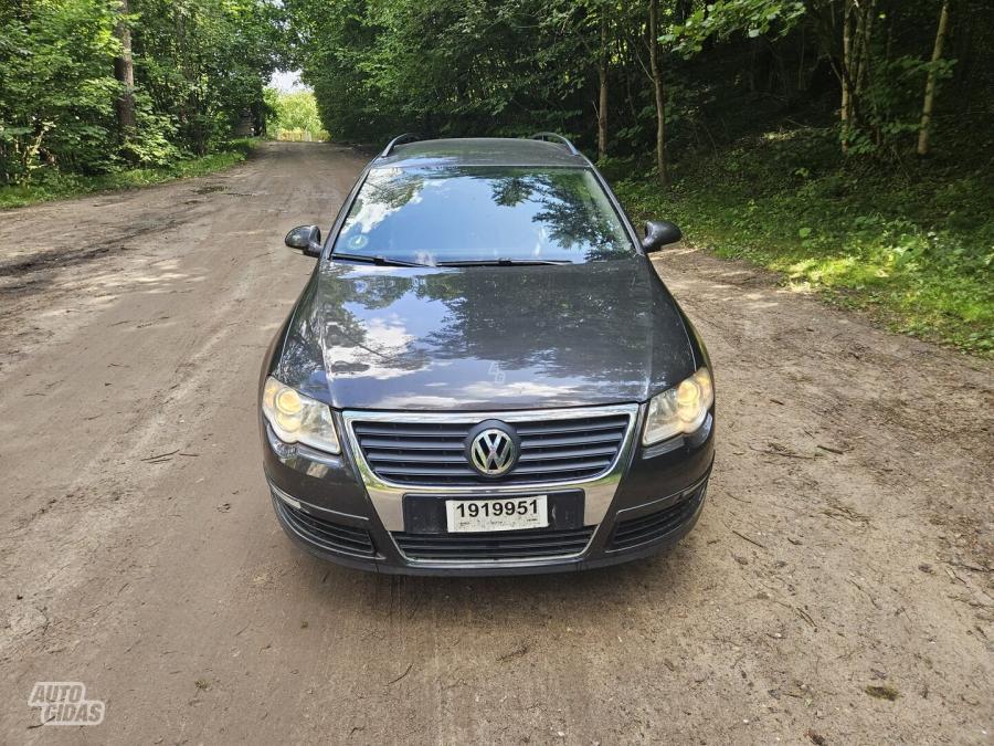 Volkswagen Passat 2007 in Prienai, with an engine capacity of 2.00 L and mileage of 300 thousand km for 1000 €, photo 13 on AUTOMOTO.COM.LV
