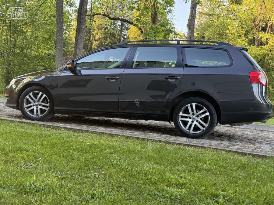 Volkswagen Passat 2008 in Kaunas, with an engine capacity of 2.00 L and mileage of 366 thousand km for 1750 €, photo 3 on AUTOMOTO.COM.LV