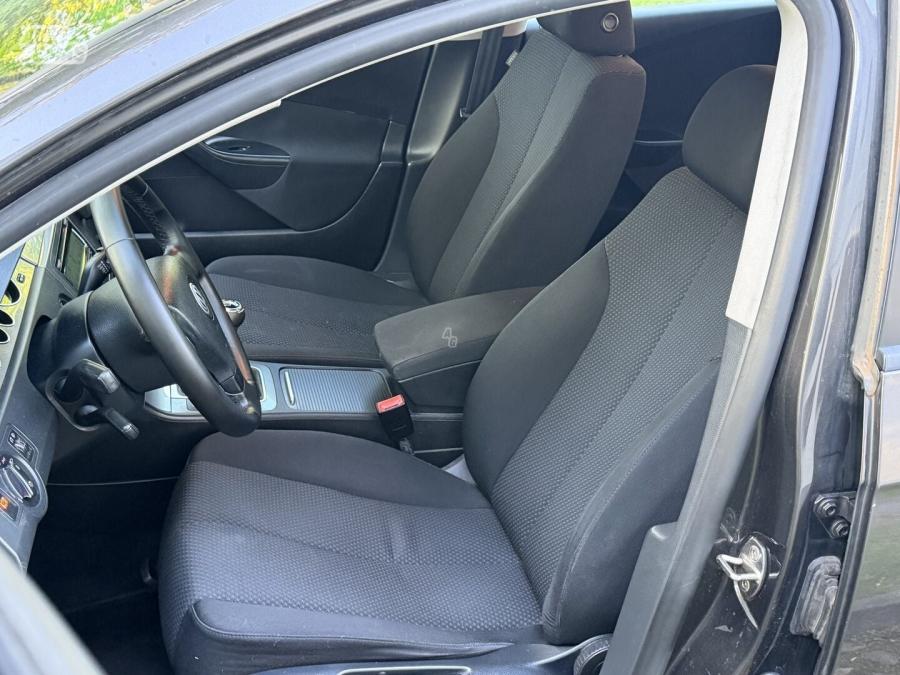Volkswagen Passat 2008 in Kaunas, with an engine capacity of 2.00 L and mileage of 366 thousand km for 1750 €, photo 15 on AUTOMOTO.COM.LV