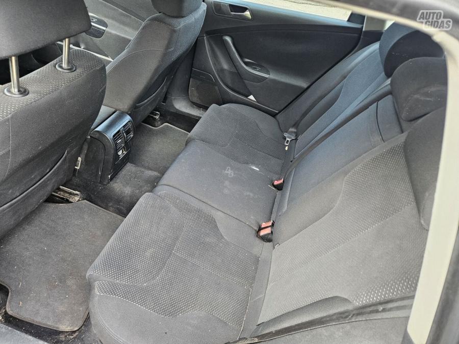Volkswagen Passat 2008 in Prienai, with an engine capacity of 2.00 L and mileage of 400 thousand km for 1000 €, photo 14 on AUTOMOTO.COM.LV