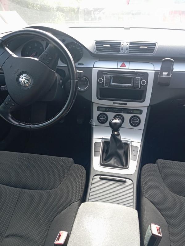 Volkswagen Passat 2008 in Kazlu Ruda on AUTOMOTO.COM.LV Volkswagen Passat 2008 in Kazlu Ruda, with an engine capacity of 2.00 L and mileage of 335 thousand km for 1350 €, photo 10 on AUTOMOTO.COM.LV