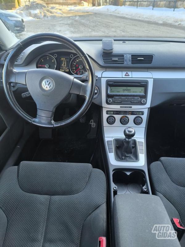 Volkswagen Passat 2009 Biržai, ar dzinēja tilpumu 2.00 L un nobraukumu 310 tūkst. km par 2700 €, foto 3 vietnē AUTOMOTO.COM.LV