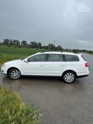 Volkswagen Passat 2009 in Vilkaviskis, with an engine capacity of 2.00 L and mileage of 214 thousand km for 2900 €, photo 7 on AUTOMOTO.COM.LV