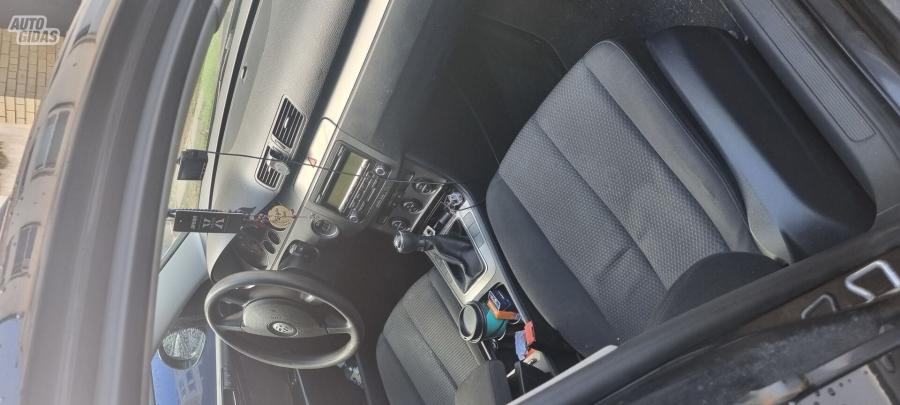 Volkswagen Passat 2009 in Kaunas, with an engine capacity of 1.90 L and mileage of 457 thousand km for 950 €, photo 4 on AUTOMOTO.COM.LV