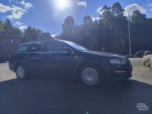 Volkswagen Passat 2009 in Mazeikiai, with an engine capacity of 2.00 L and mileage of 350 thousand km for 850 €, photo 3 on AUTOMOTO.COM.LV