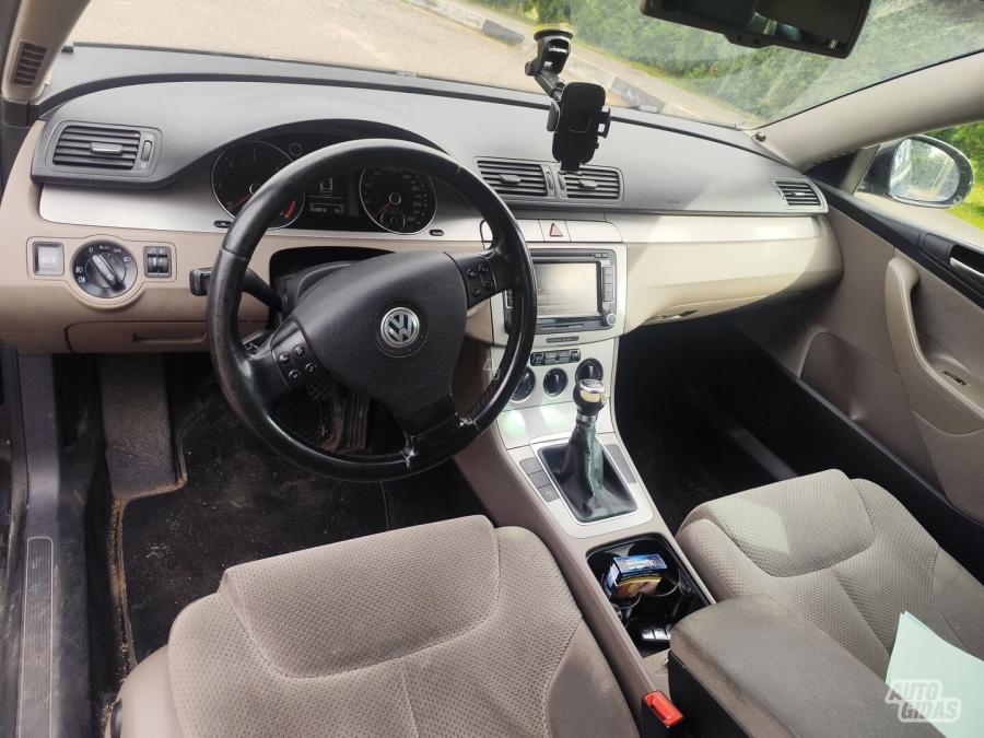 Volkswagen Passat 2009 in Mazeikiai, with an engine capacity of 2.00 L and mileage of 350 thousand km for 850 €, photo 5 on AUTOMOTO.COM.LV