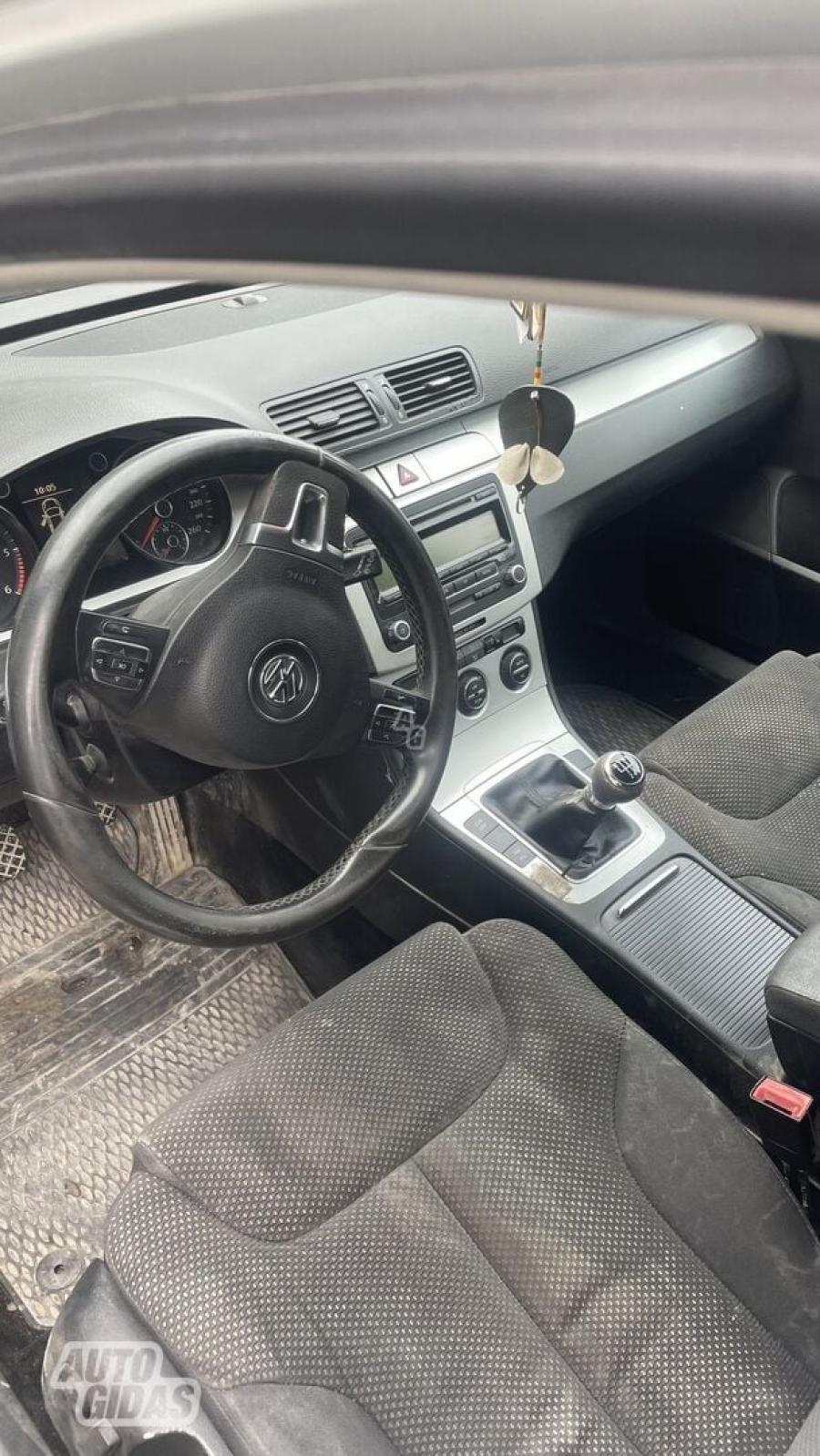 Volkswagen Passat 2009 Šauļi, ar dzinēja tilpumu 2.00 L un nobraukumu 370 tūkst. km par 1350 €, foto 3 vietnē AUTOMOTO.COM.LV
