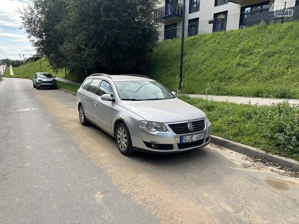 Volkswagen Passat 2009 in Vilnius, with an engine capacity of 2.00 L and mileage of 396 thousand km for 999 €, photo 1 on AUTOMOTO.COM.LV