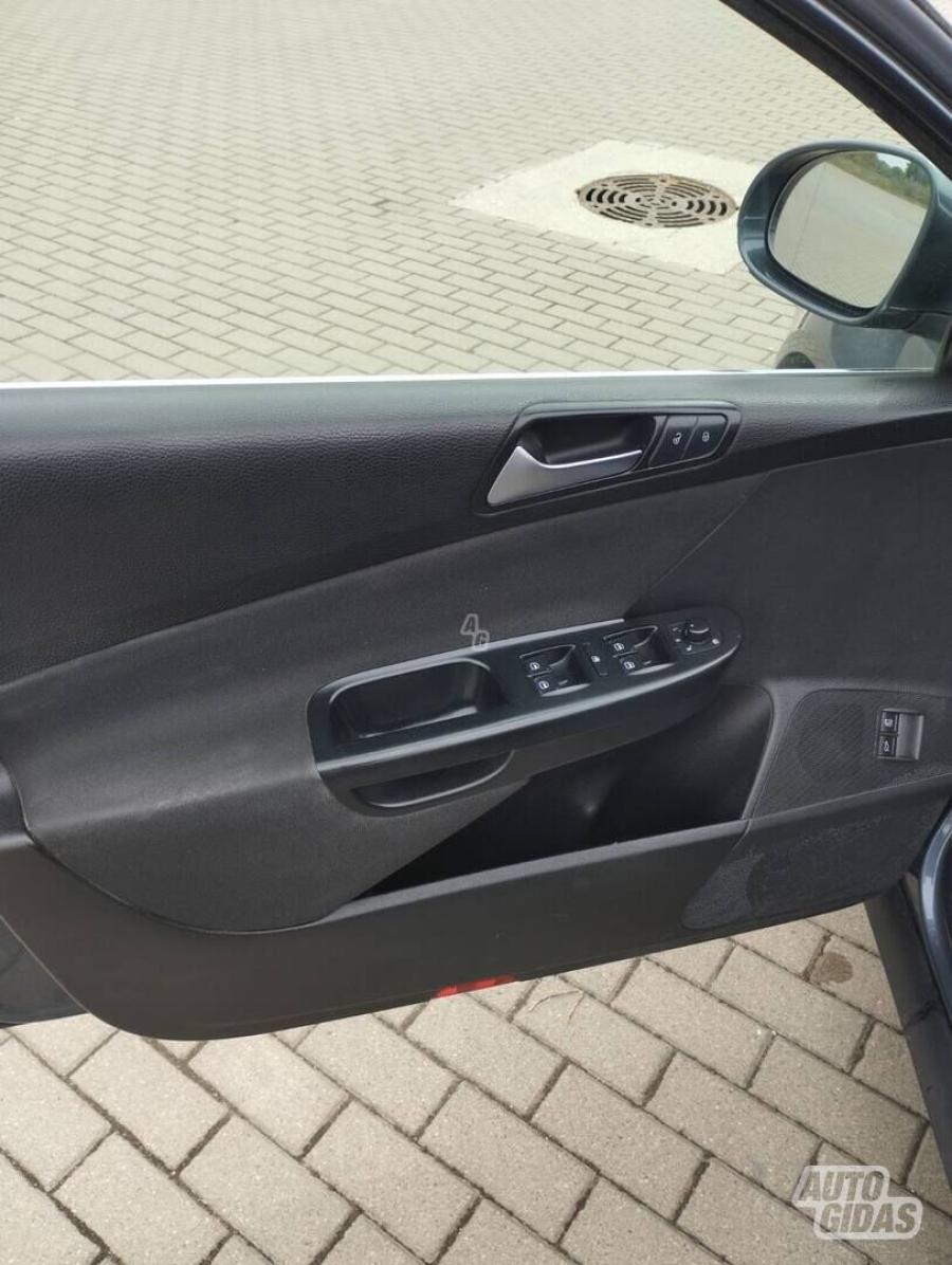 Volkswagen Passat 2010 in Marijampole, with an engine capacity of 1.40 L and mileage of 180 thousand km for 2999 €, photo 15 on AUTOMOTO.COM.LV