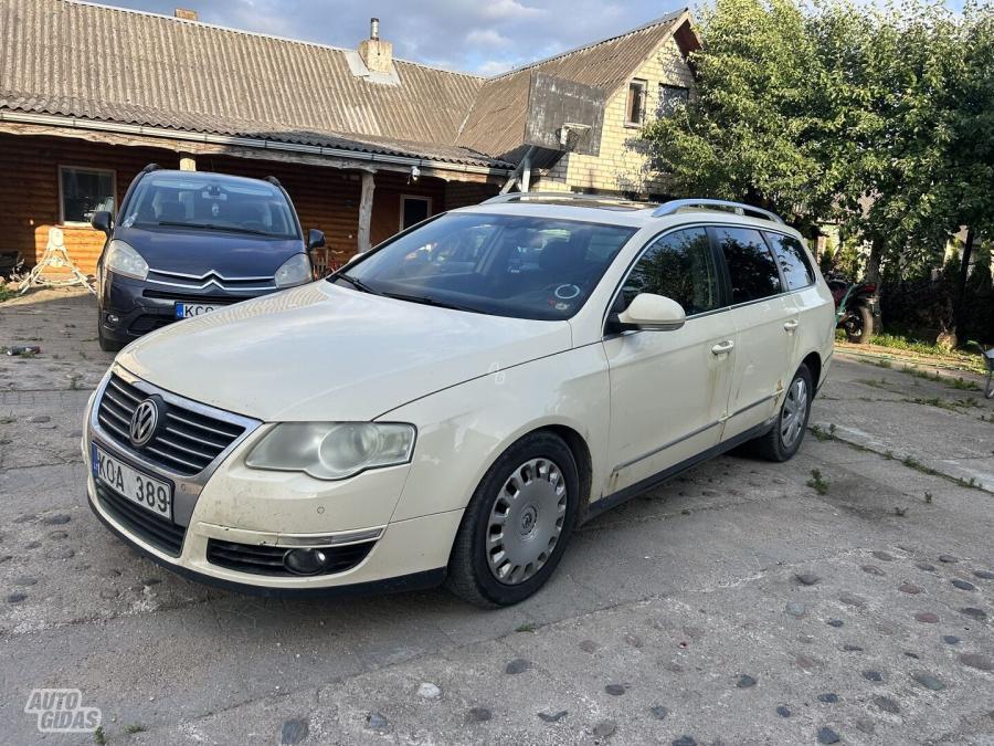 Volkswagen Passat 2010 in Jonava, with an engine capacity of 2.00 L and mileage of 400 thousand km for 700 €, photo 3 on AUTOMOTO.COM.LV