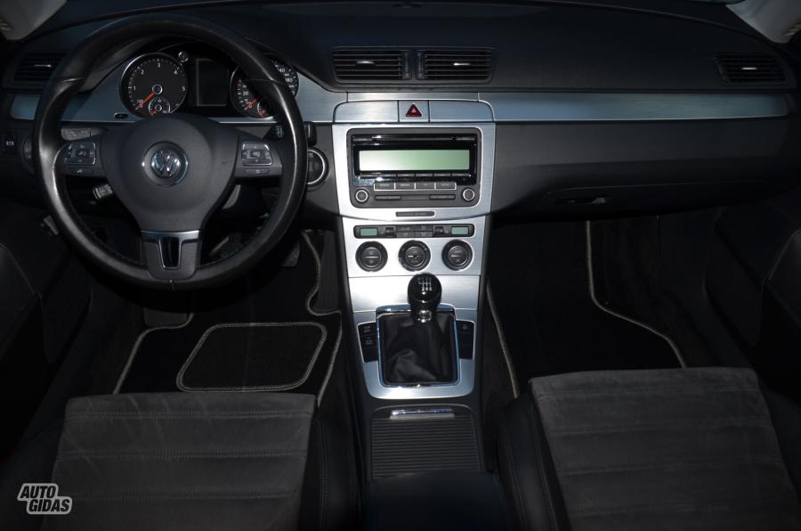 Volkswagen Passat 2010 in Kaunas, with an engine capacity of 2.00 L and mileage of 256 thousand km for 3999 €, photo 25 on AUTOMOTO.COM.LV