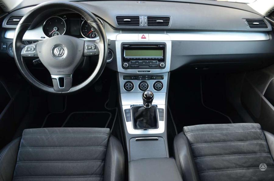 Volkswagen Passat 2010 in Kaunas, with an engine capacity of 2.00 L and mileage of 256 thousand km for 3999 €, photo 5 on AUTOMOTO.COM.LV