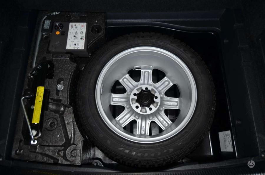 Volkswagen Passat 2010 in Kaunas, with an engine capacity of 2.00 L and mileage of 256 thousand km for 3999 €, photo 31 on AUTOMOTO.COM.LV
