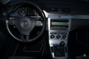 Volkswagen Passat 2010 in Kaunas, with an engine capacity of 2.00 L and mileage of 256 thousand km for 3999 €, photo 37 on AUTOMOTO.COM.LV