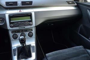 Volkswagen Passat 2010 in Kaunas, with an engine capacity of 2.00 L and mileage of 256 thousand km for 3999 €, photo 43 on AUTOMOTO.COM.LV