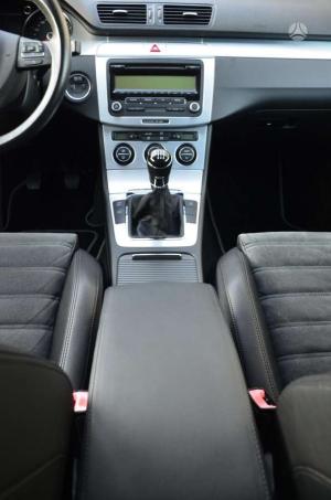 Volkswagen Passat 2010 in Kaunas, with an engine capacity of 2.00 L and mileage of 256 thousand km for 3999 €, photo 47 on AUTOMOTO.COM.LV