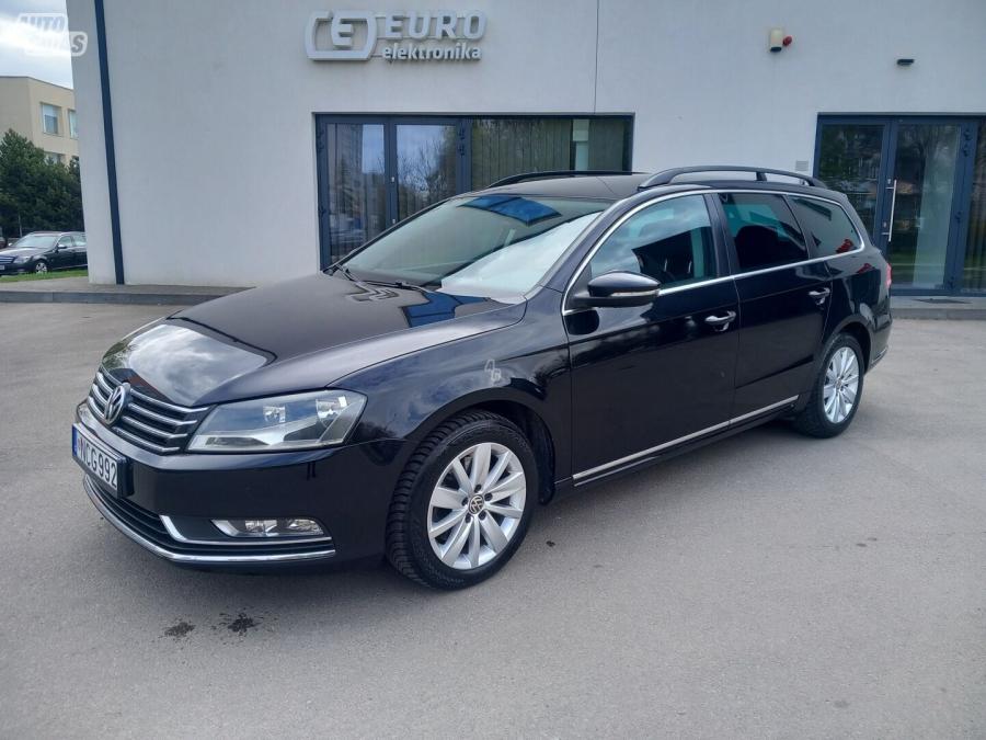 Volkswagen Passat 2011 in Kaunas, with an engine capacity of 2.00 L and mileage of 205 thousand km for 5200 €, photo 3 on AUTOMOTO.COM.LV