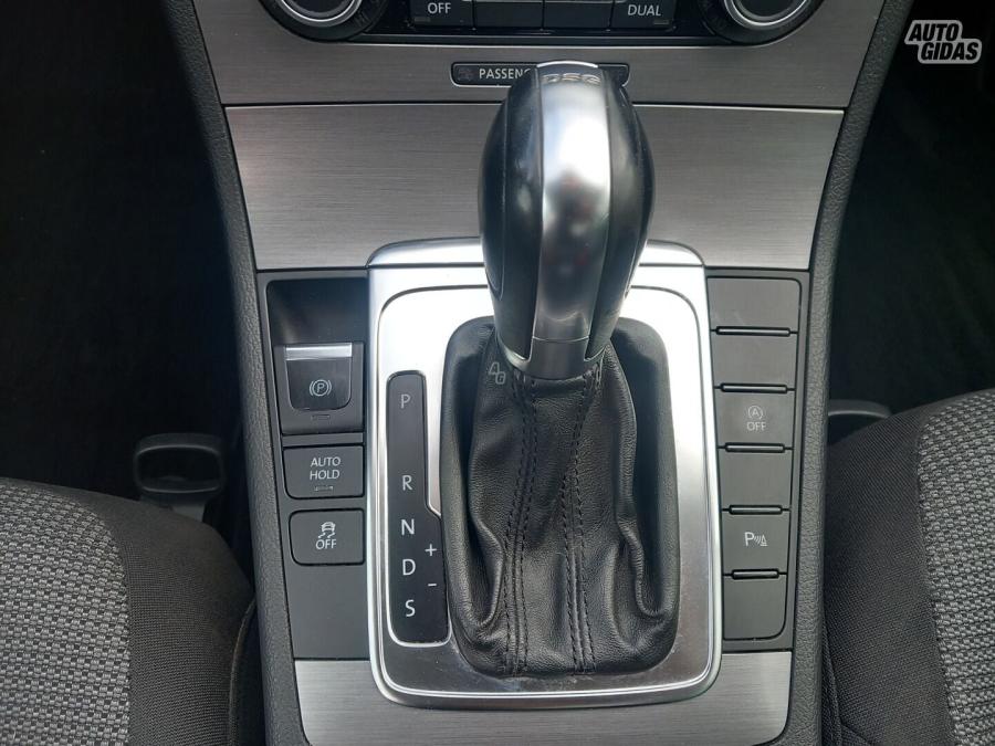Volkswagen Passat 2011 in Kaunas, with an engine capacity of 2.00 L and mileage of 205 thousand km for 5200 €, photo 14 on AUTOMOTO.COM.LV