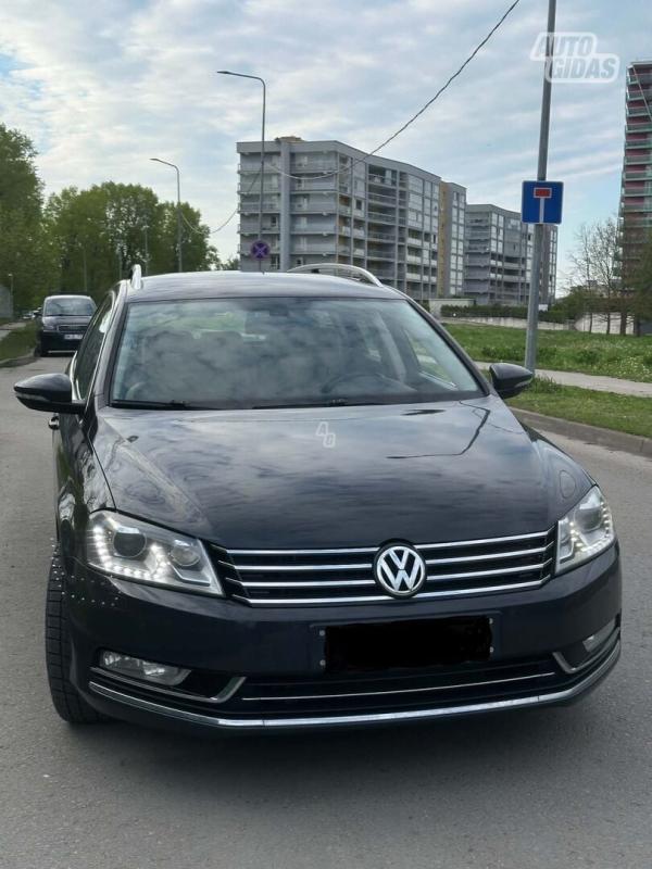 Volkswagen Passat 2011 in Kaunas, with an engine capacity of 2.00 L and mileage of 361 thousand km for 5800 €, photo 3 on AUTOMOTO.COM.LV