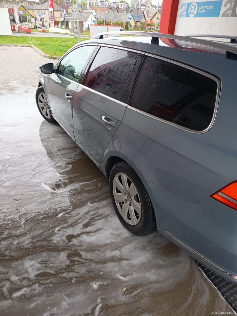 Volkswagen Passat 2011 in Kursenai, with an engine capacity of 1.97 L and mileage of 390 thousand km for 4000 €, photo 1 on AUTOMOTO.COM.LV
