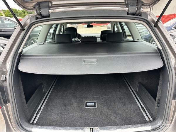 Volkswagen Passat 2011 in Pabrade, with an engine capacity of 2.00 L and mileage of 257 thousand km for 6350 €, photo 7 on AUTOMOTO.COM.LV