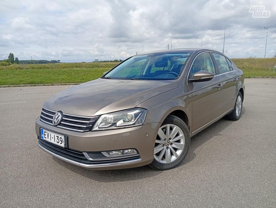 Volkswagen Passat 2011 in Vilnius, with an engine capacity of 2.00 L and mileage of 236 thousand km for 5100 €, photo 4 on AUTOMOTO.COM.LV