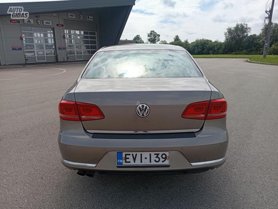 Volkswagen Passat 2011 in Vilnius, with an engine capacity of 2.00 L and mileage of 236 thousand km for 5100 €, photo 7 on AUTOMOTO.COM.LV