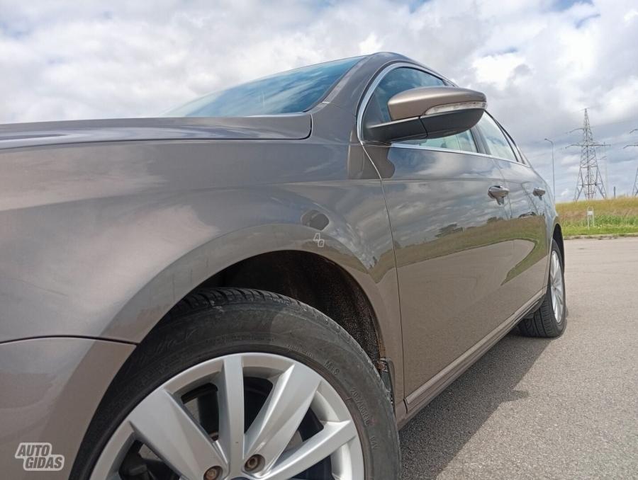 Volkswagen Passat 2011 in Vilnius, with an engine capacity of 2.00 L and mileage of 236 thousand km for 5100 €, photo 10 on AUTOMOTO.COM.LV