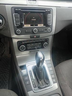 Volkswagen Passat 2011 in Vilnius, with an engine capacity of 2.00 L and mileage of 236 thousand km for 5100 €, photo 26 on AUTOMOTO.COM.LV