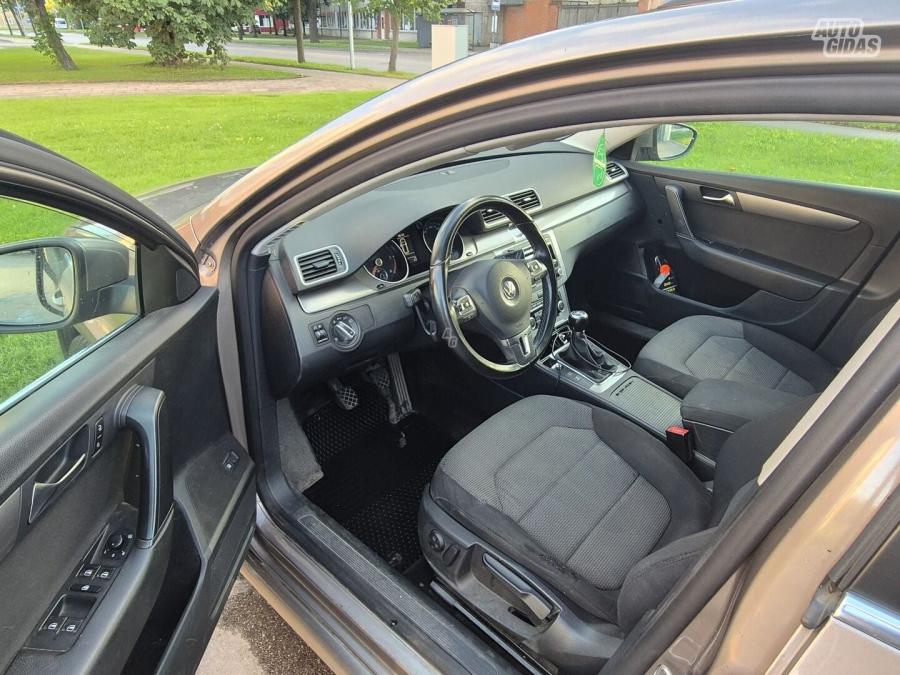 Volkswagen Passat 2011 in Siauliai, with an engine capacity of 1.60 L and mileage of 286 thousand km for 3100 €, photo 13 on AUTOMOTO.COM.LV