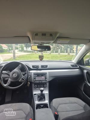 Volkswagen Passat 2011 in Kaunas, with an engine capacity of 1.60 L and mileage of 322 thousand km for 3900 €, photo 8 on AUTOMOTO.COM.LV