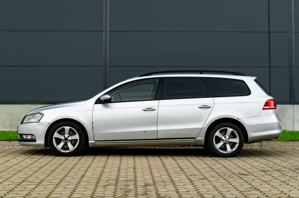 Volkswagen Passat 2012 in Riga, with an engine capacity of 2.00 L and mileage of 344 thousand km for 4990 €, photo 11 on AUTOMOTO.COM.LV
